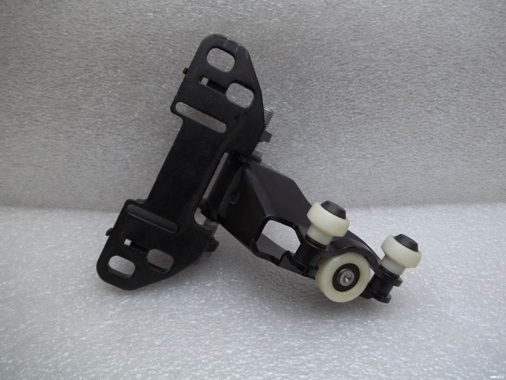 Кронштейн cдвижной двери средний VAG 2E1843336A