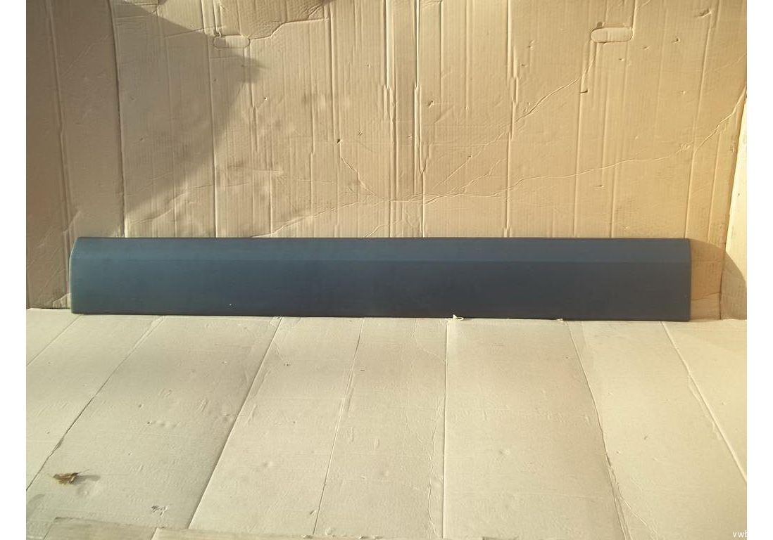 Молдинг средний R VAG 2E1853536BJ