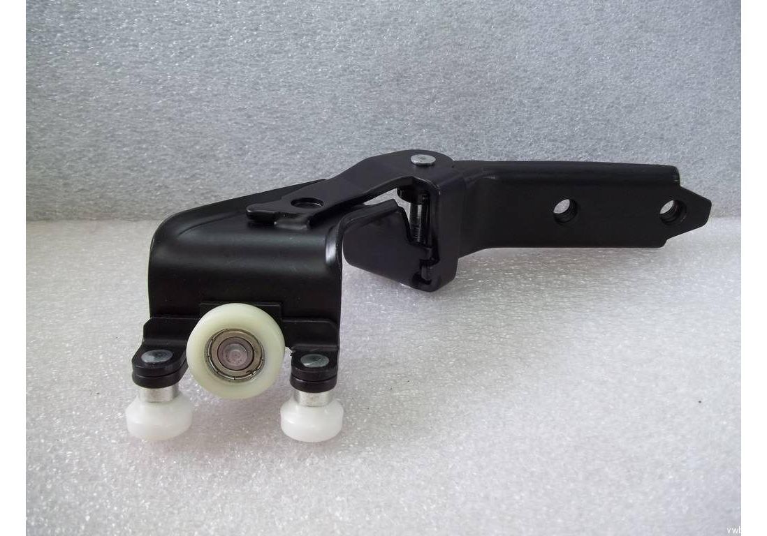 Кронштейн сдвижной двери средний правый PATRON P35-0004