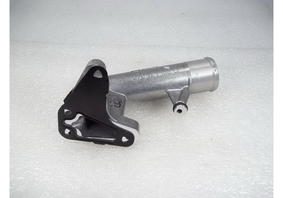 Тройник тосольный VAG 070121131B