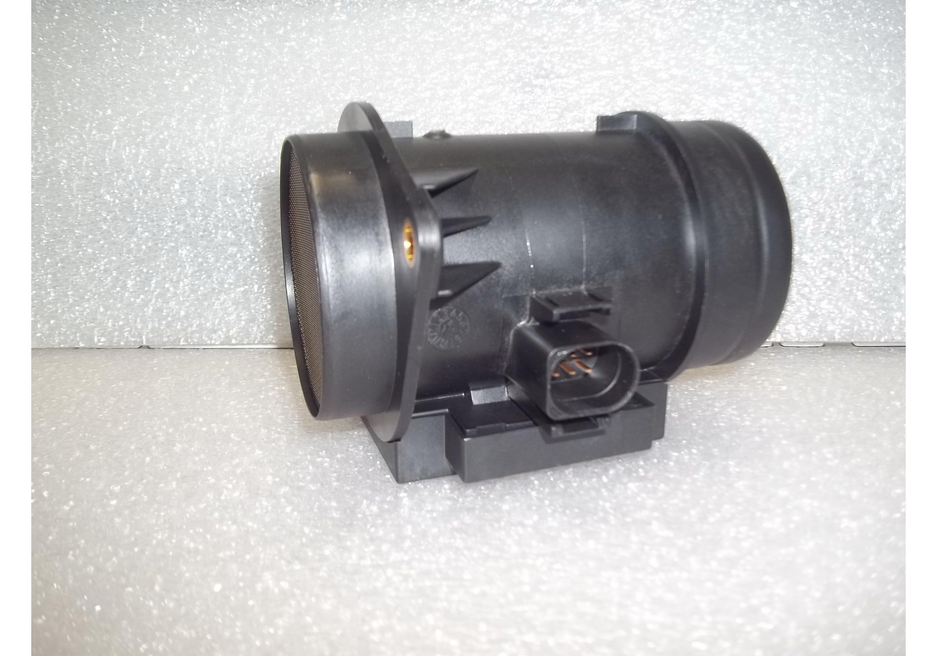 Заслонка-датчик массового расхода воздуха 2,5 V VAG 023906461