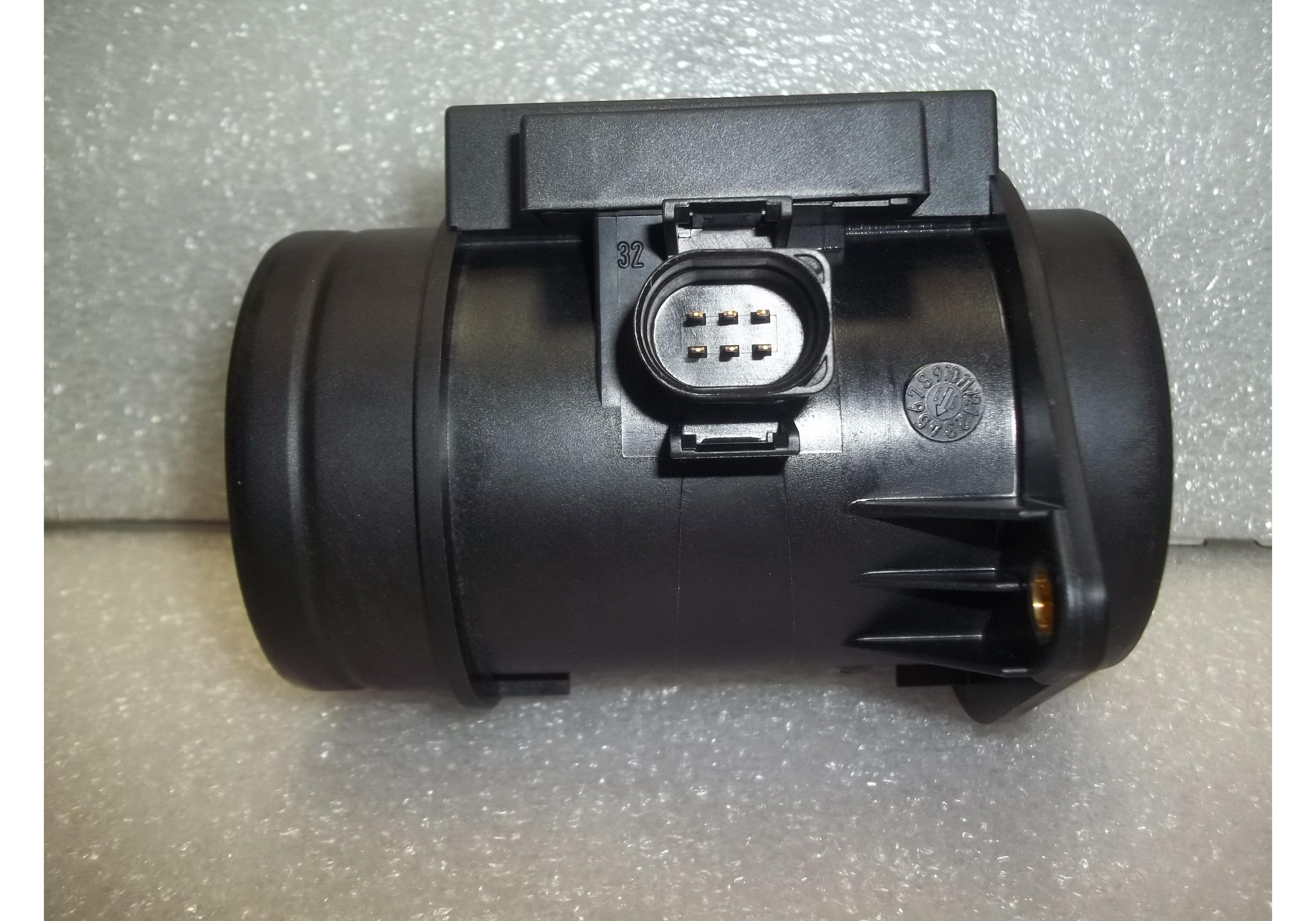 Заслонка-датчик массового расхода воздуха 2,5 V VAG 023906461