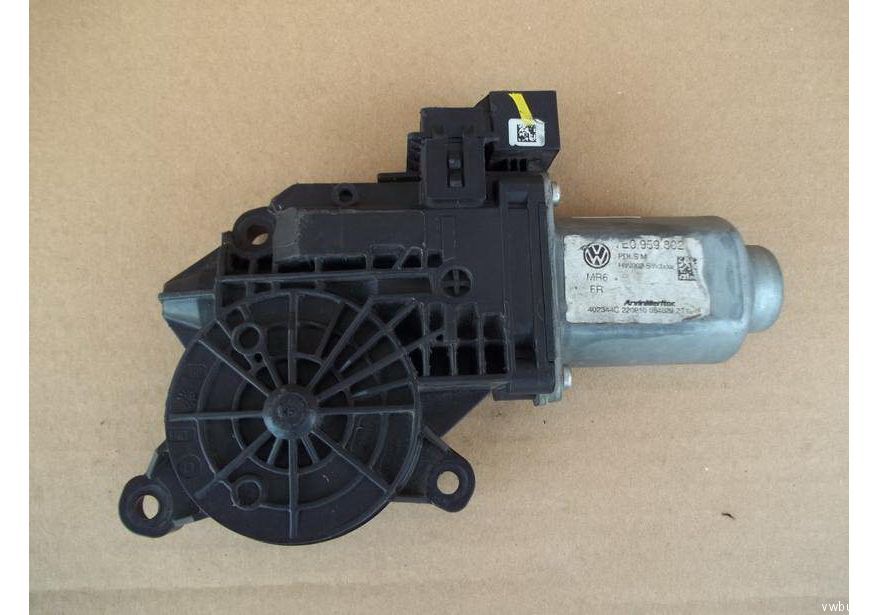 Мотор стеклоподъемника правый VAG 7E0959802 Б/У